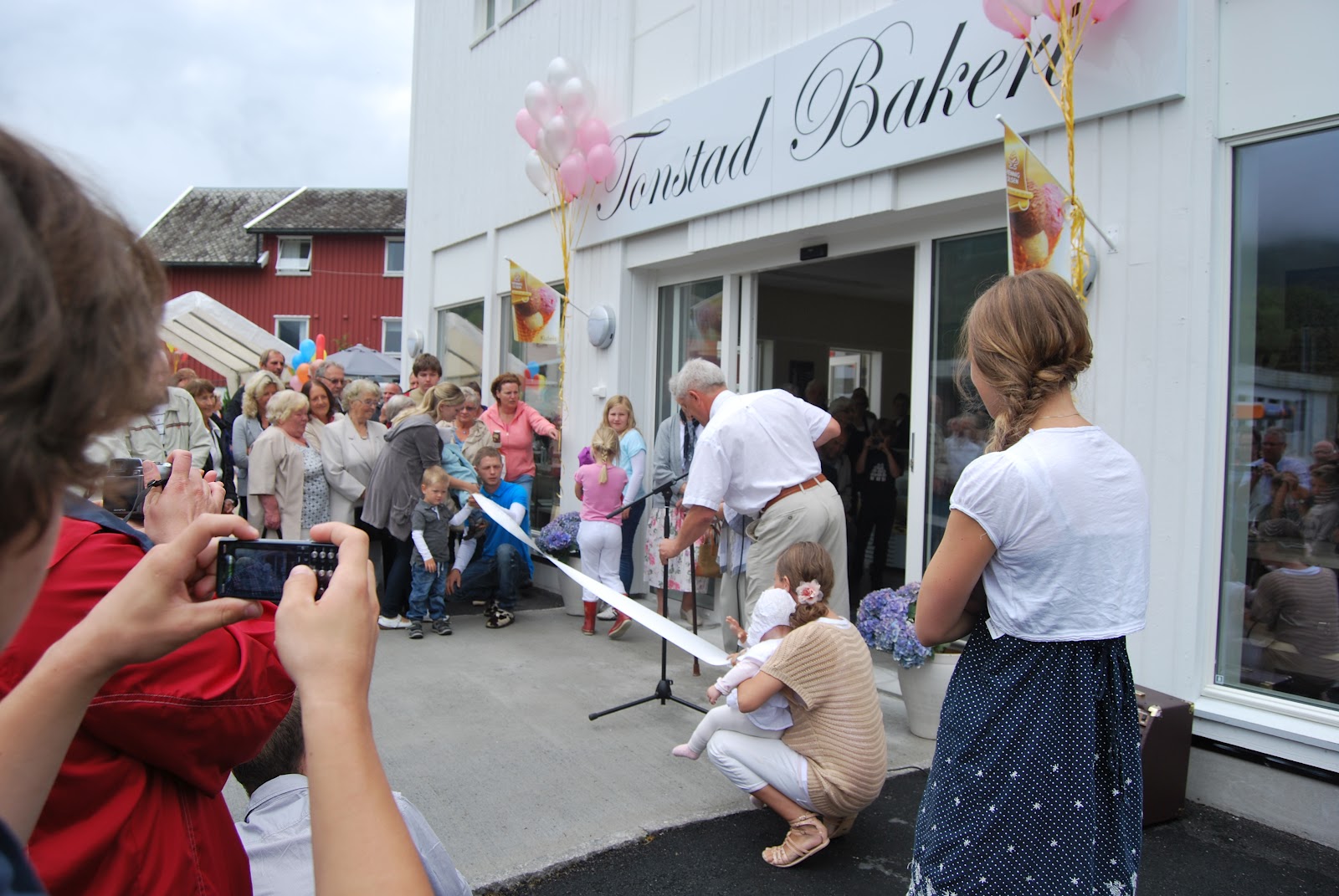 Tonstad Bakeri: Bilder fra åpningsfesten vår 28.juli.