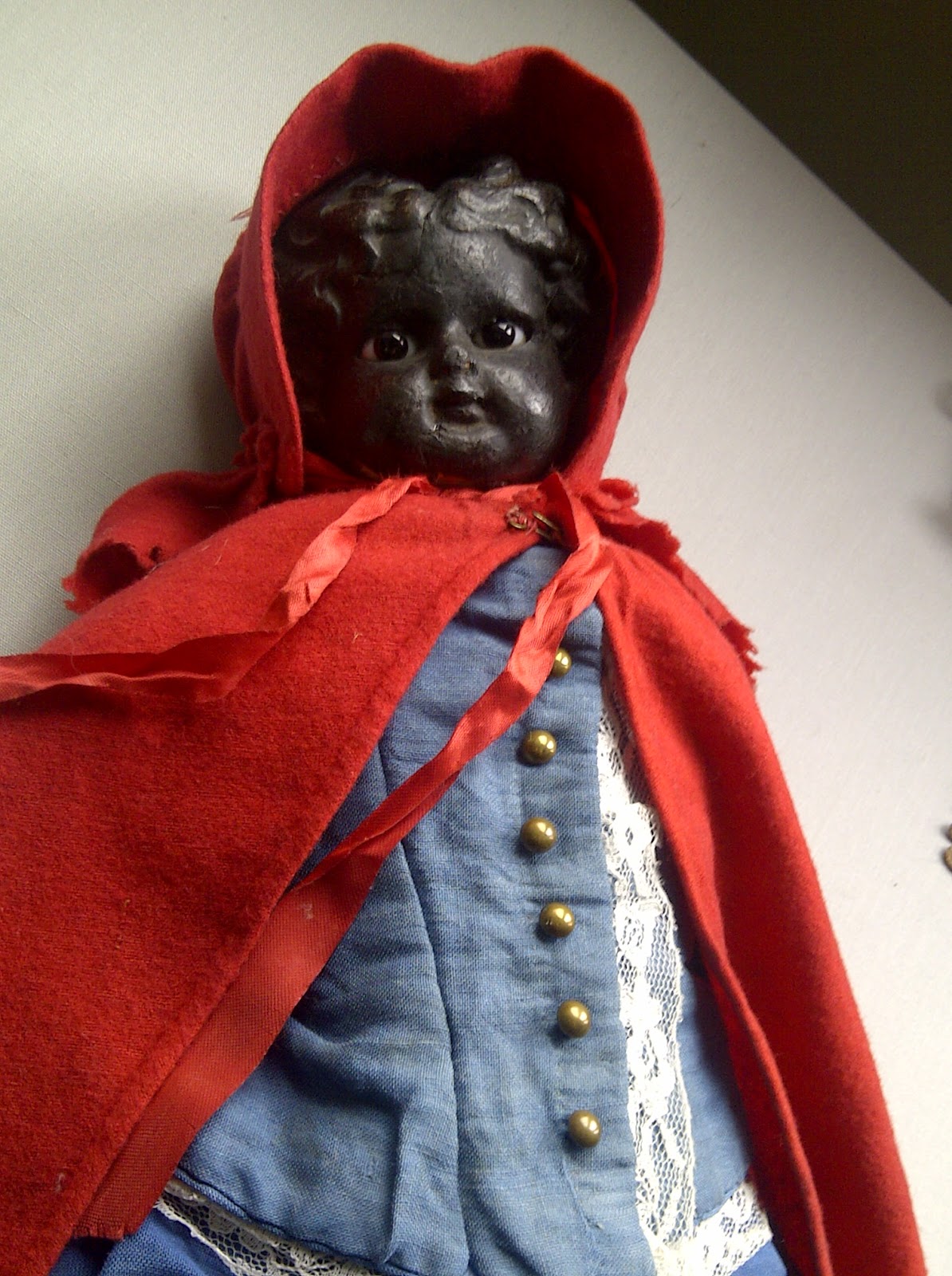 Tinchapel Textiles: Beautiful black red riding hood..........