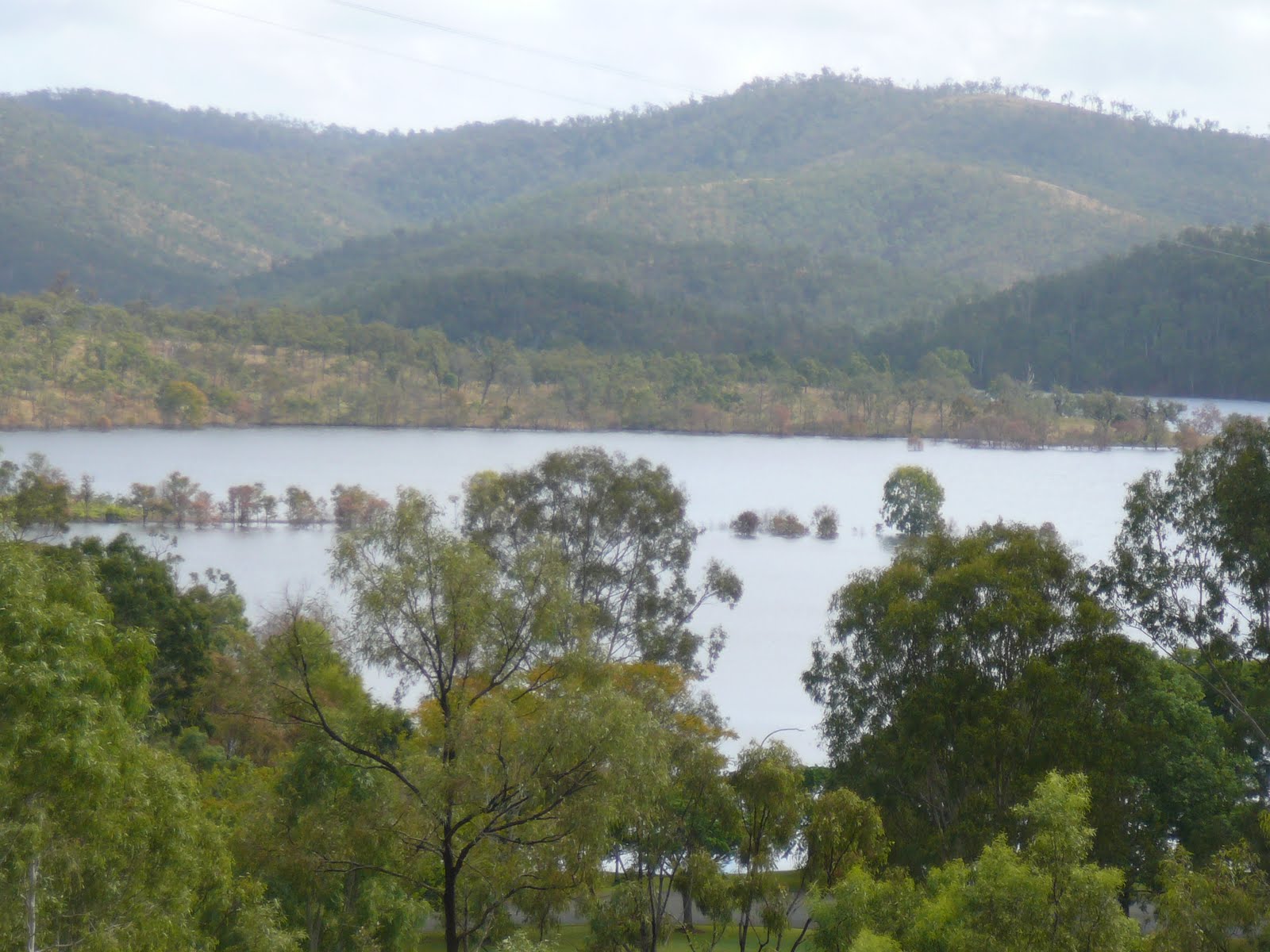 Andrew and Nikki around Oz: Lake Cania and some Sunshine Coast scenes