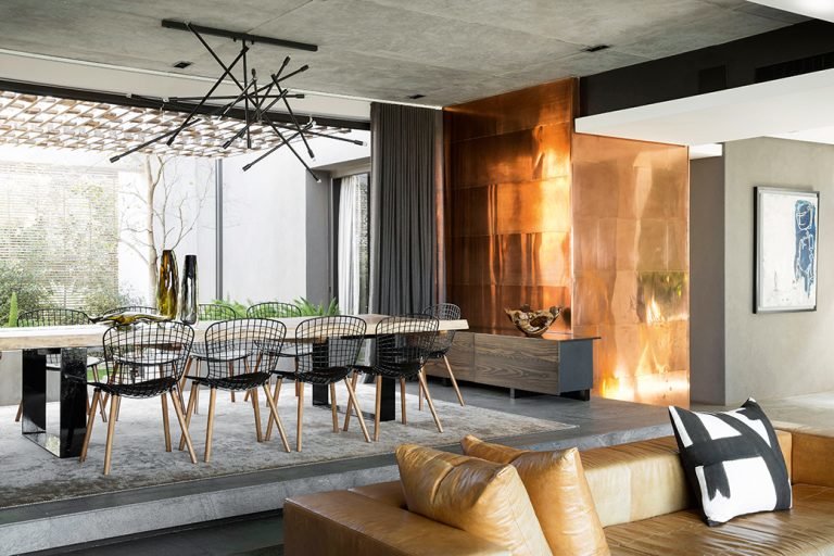 UN INTERIOR REPLETO DE CONTRASTES [] INTERIOR FULL CONSTRASTS