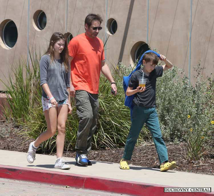 David Duchovny out with his kids during Father's Day | Duchovny Central