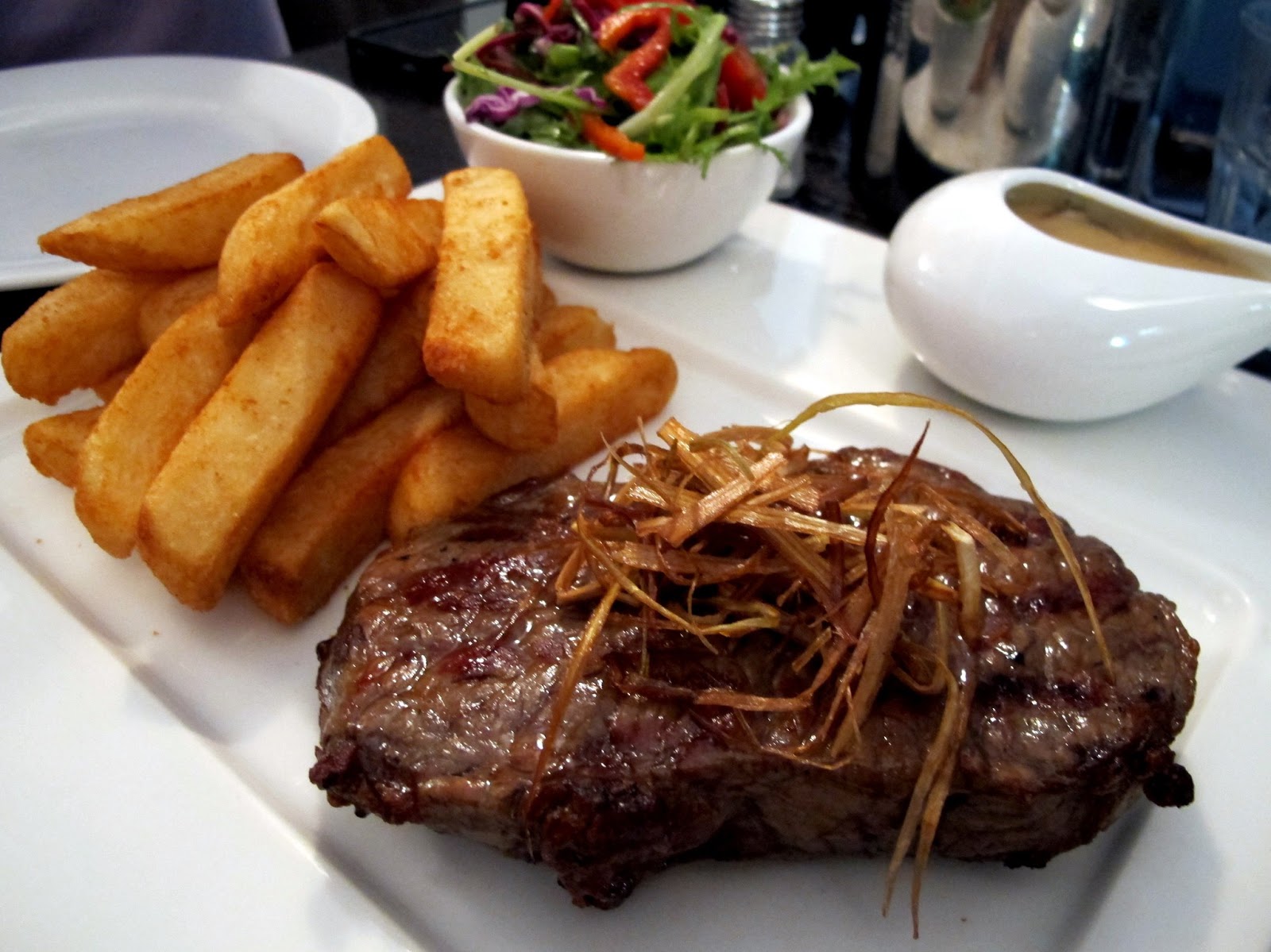 The Bake-a-nista: Universal Restaurant on Lygon Street