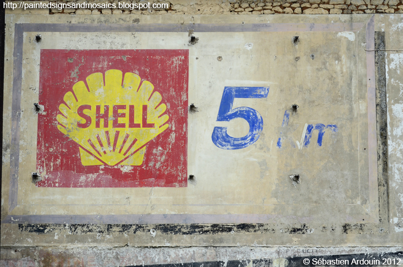 Painted signs and mosaics: March 2013