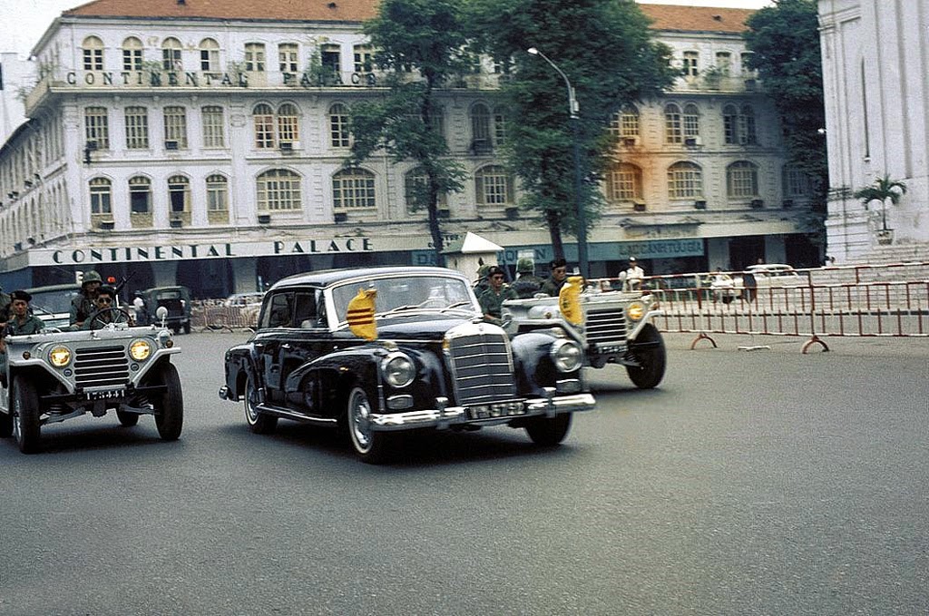 75 Color Photographs That Capture the Fall of Saigon in April, 1975 ...