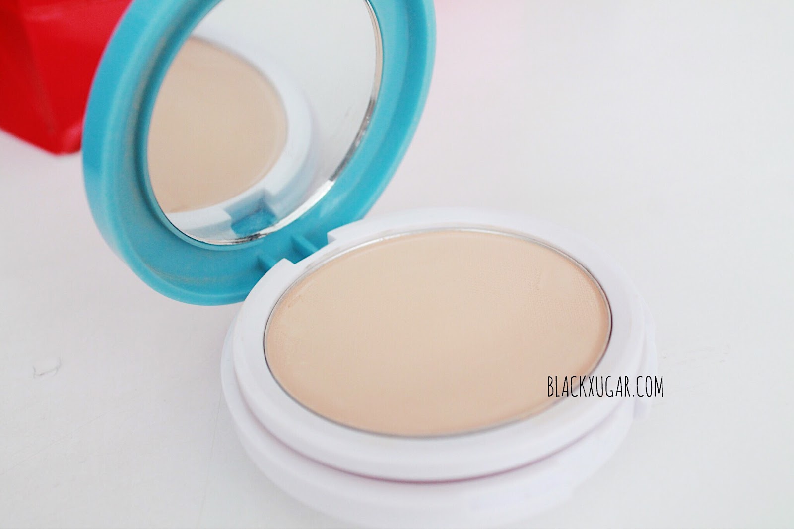 Review Wardah BB Lightening Cake Powder - Adhel's Beauty Cafe