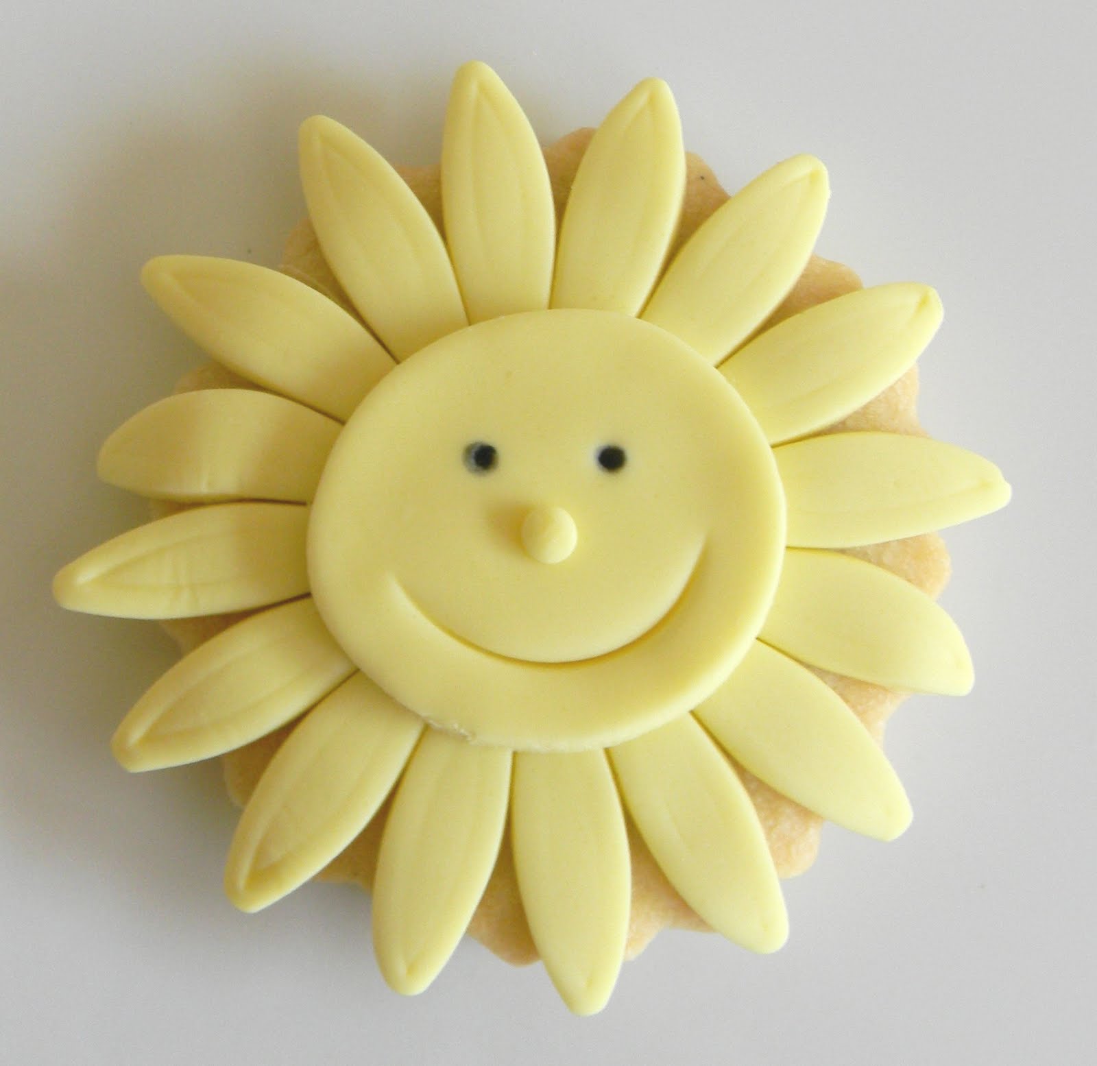 Just call me Martha: Sunshine and smiles 1st birthday party