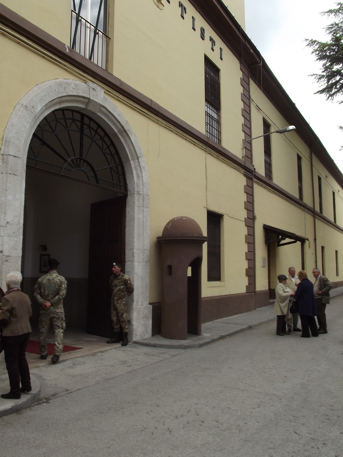 CENTROABRUZZONEWS: CASERMA CESARE BATTISTI DOMANI APERTA AL PUBBLICO