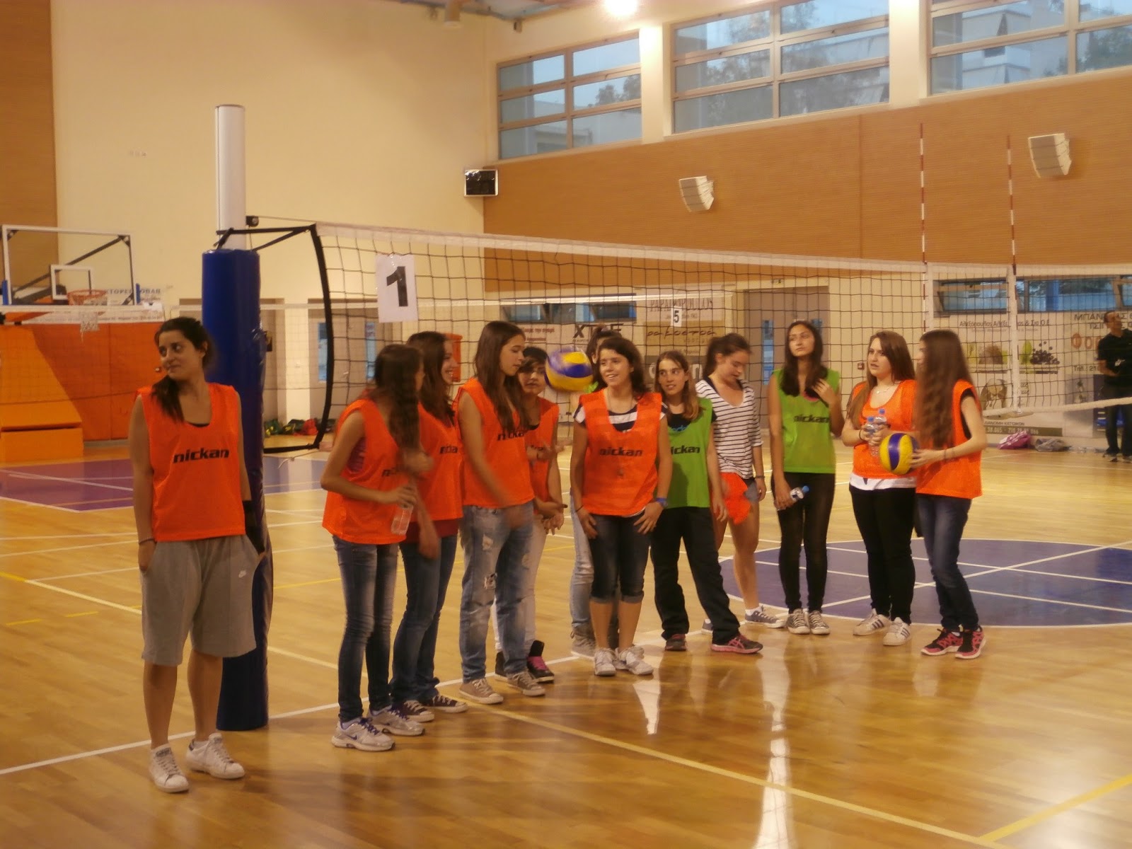 ΝΙΚΗ ΑΜΑΡΟΥΣΙΟΥ VOLLEY : Η Νικη και ... οι γειτονες της λατρευουν το ...