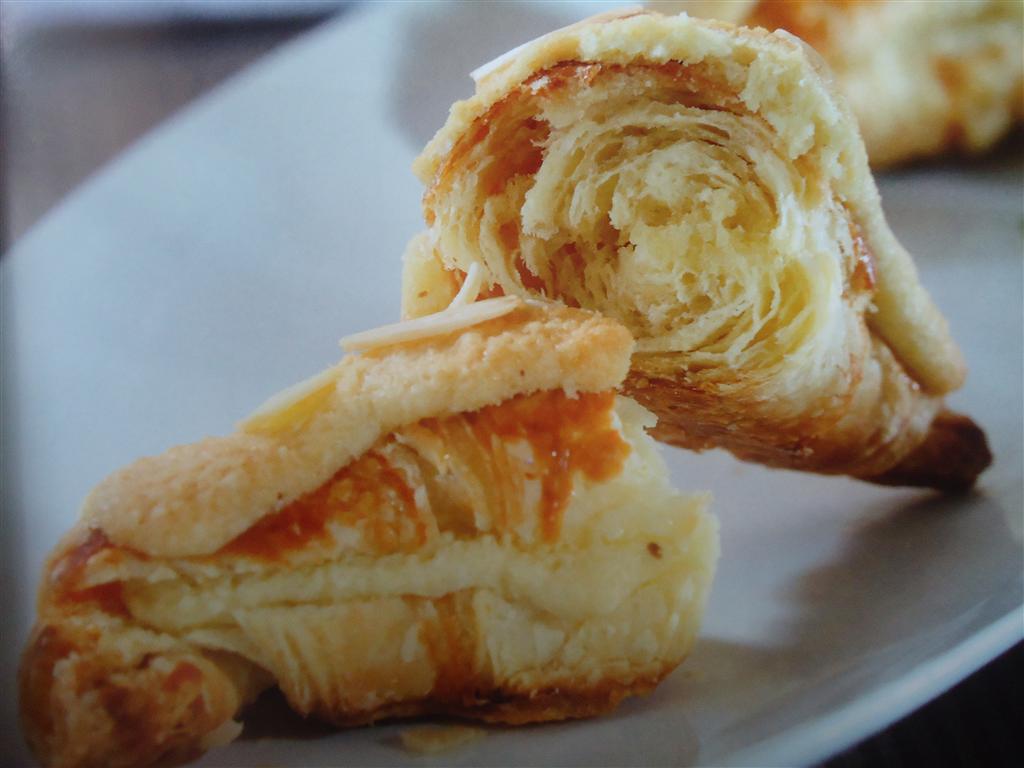 Resep Kue MINI ALMOND CROISSANT