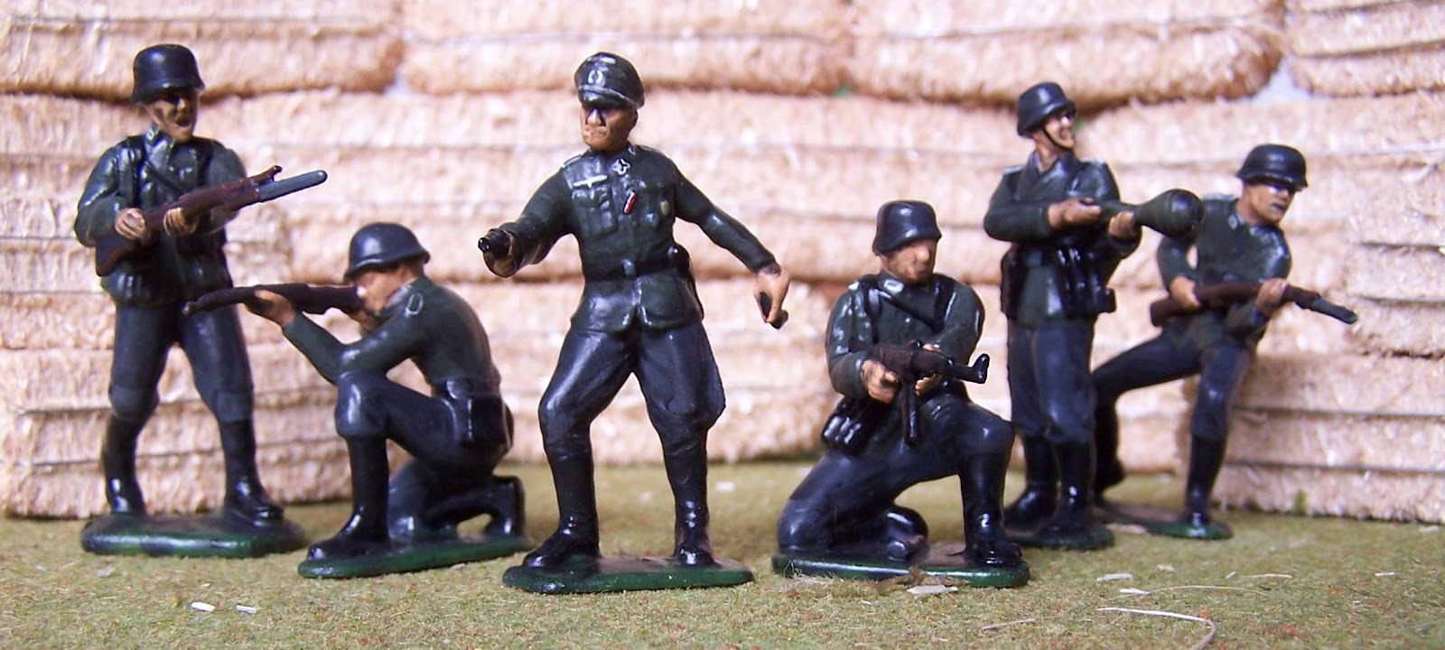 WWII Plastic Toy Soldiers: Classic Toy Soldiers - Toy Soldiers