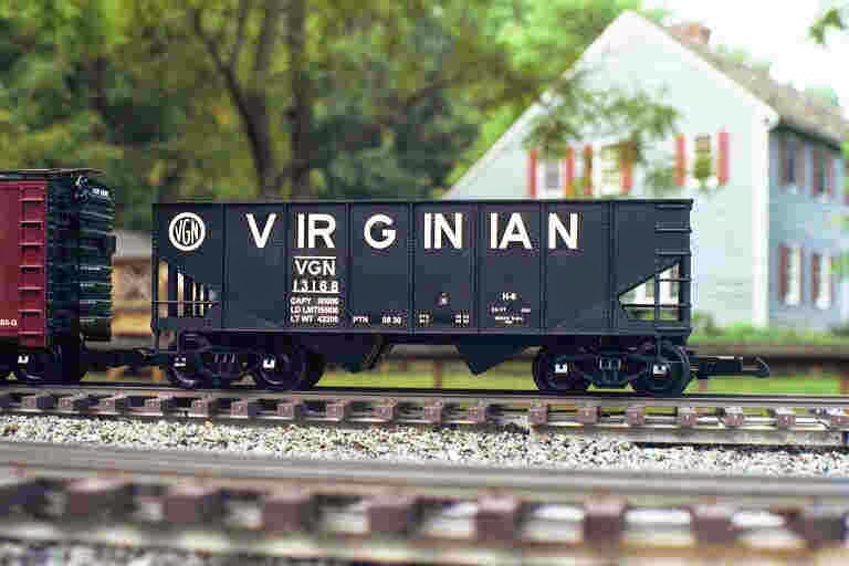 Model Trains For Beginners: HO Scale Hopper Cars