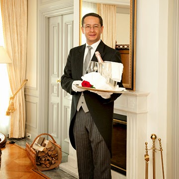 Maretha Herananda: PELAYANAN VALET ATAU BUTLER