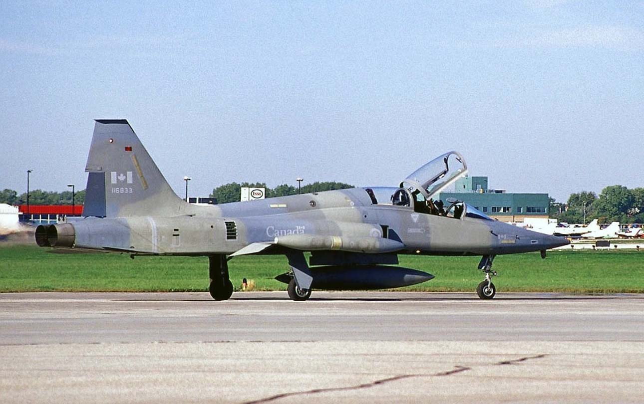 nhungdoicanh: Canadair CF-5/CF-116 Freedom Fighter
