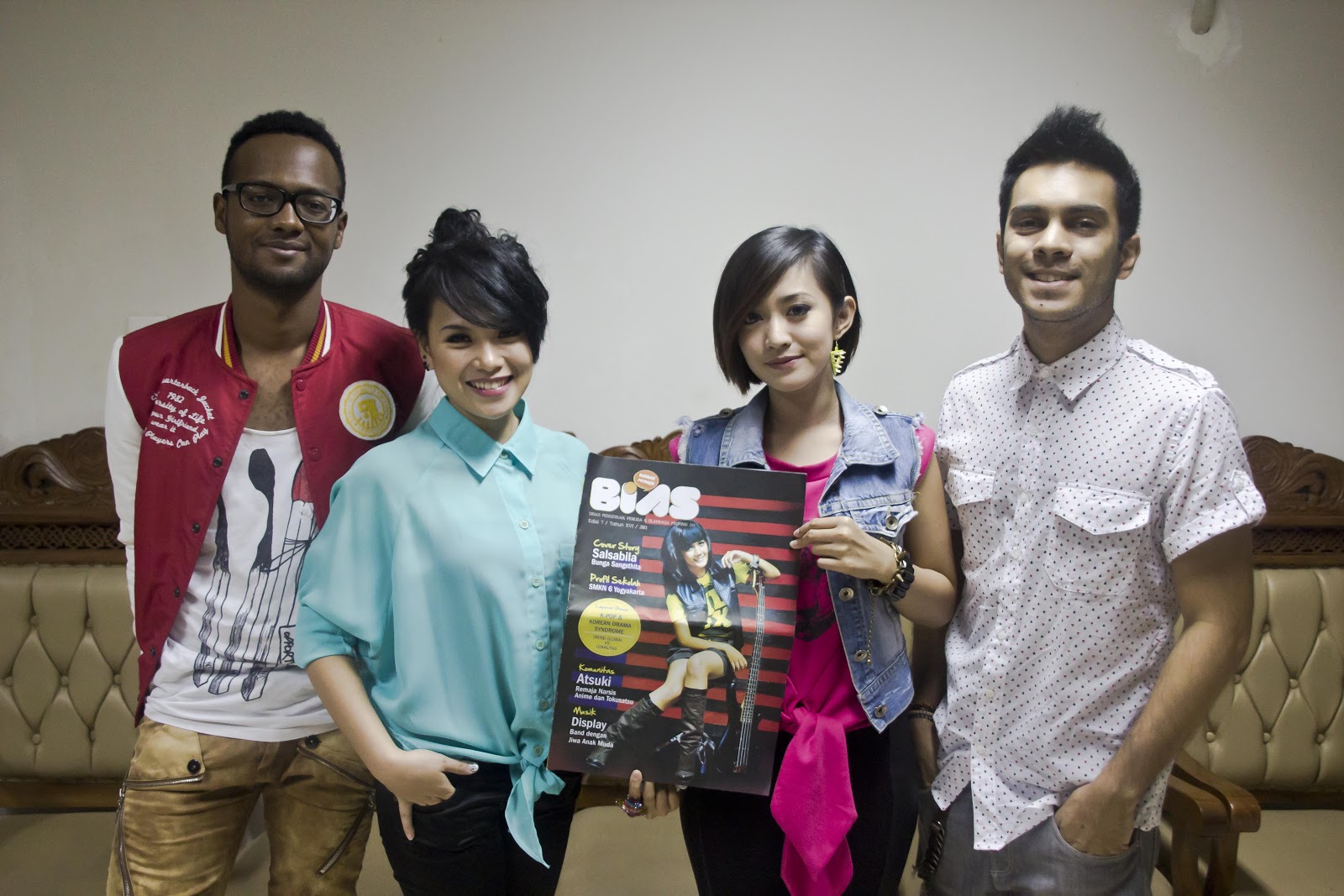 TANGGA : Bukan Superhero, tetapi Band Supelhero - Dunia Imajinasi dan ...