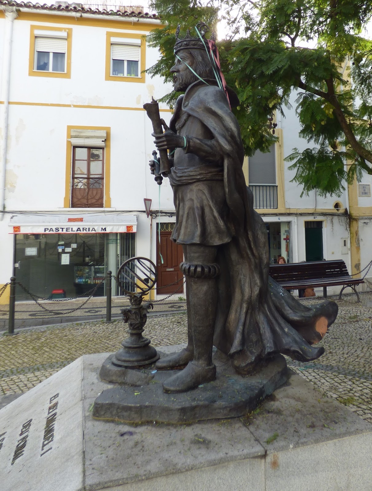 Viajar e descobrir: Portugal - Elvas - Estátua do rei D. Manuel I