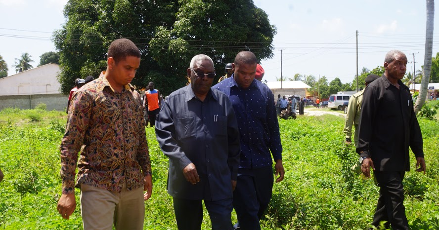 Rweyunga Blog: WANANCHI WA SHEHIA YA MTOFAANI MASINGINI WAMLILIA BALOZI ...