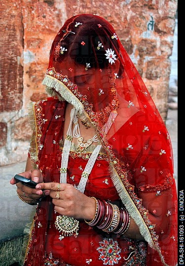 PHOTO KA SABSE BADA COLLECTION: DULHAN GHUGHAT-2