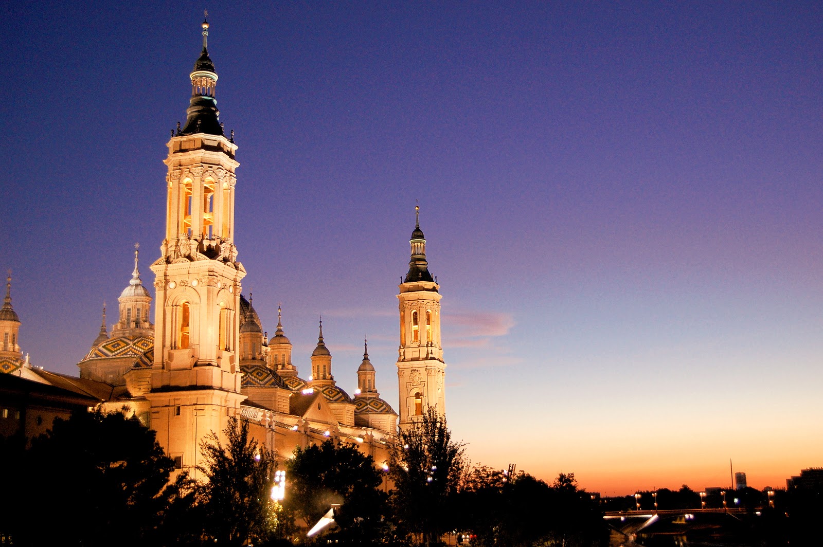 Cómo ir de Barcelona a Zaragoza en autobús ~ Adictos a los viajes ...