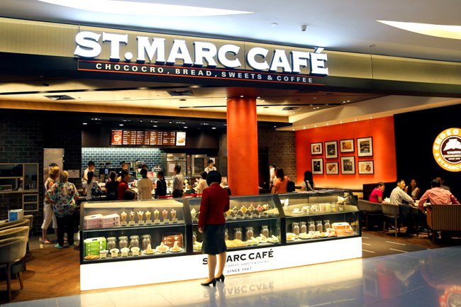 Saint Marc Café's CHOCO CRO - Amazing Chocolate Croissant | Kaviel Teo