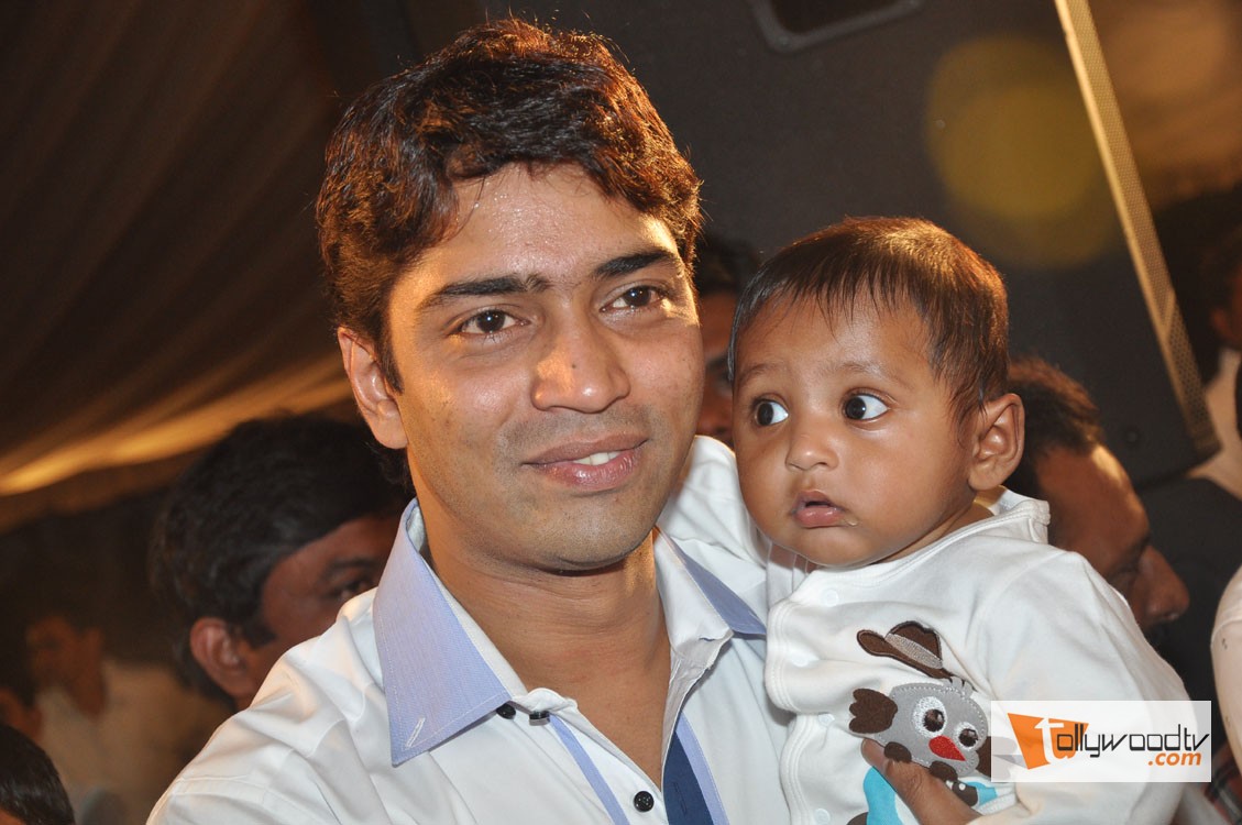 Allari Naresh Family at Kevvu Keka Audio Launch | Tollywoodtv