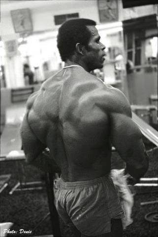 The Thoughts of a Big Brown Bear....: Steve Justa's Singles Routines ...