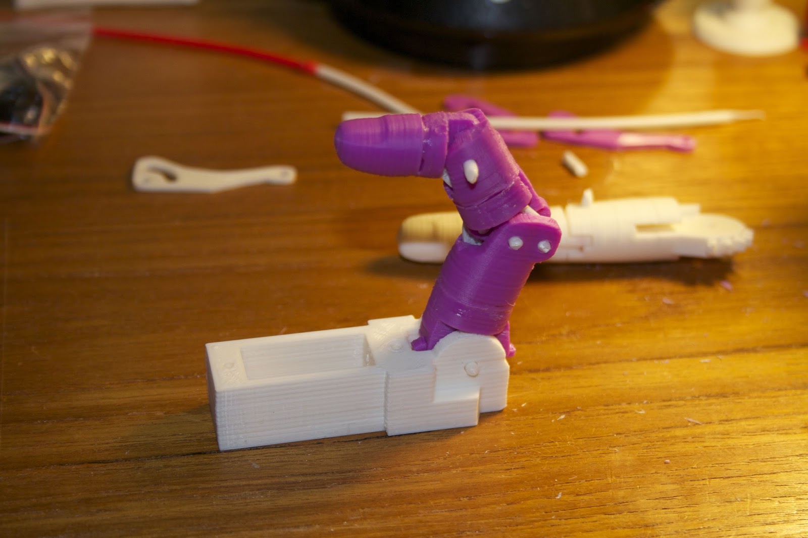 My InMoov: Prosthetic finger version 2 assembly and success