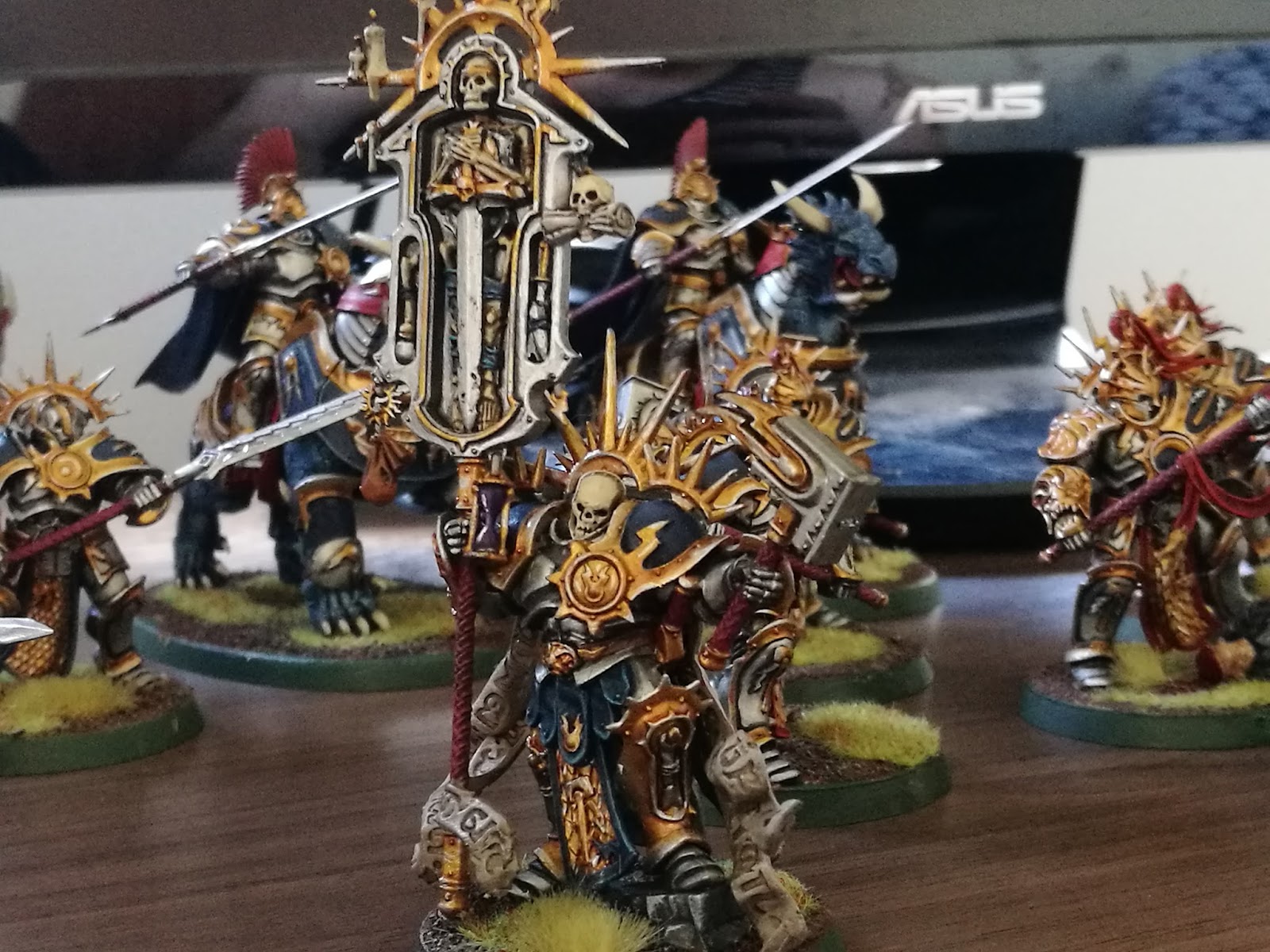 What's On Your Table: Stormcast Hallowed Knights Chamber Army - Faeit 212