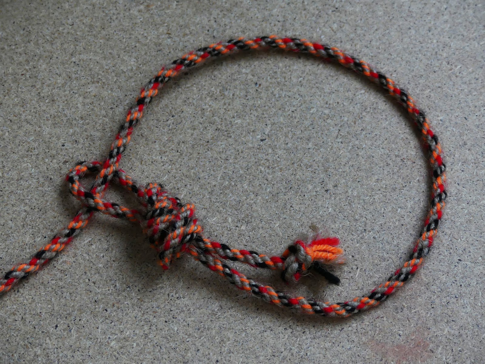 The Outdoor Traditionalist : The Overhand Knot And It's Variants