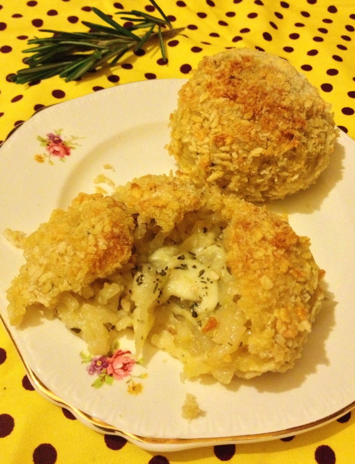 Domestic Sluttery: Sluttishly Savoury: Gin, Lemon & Rosemary Baked Arancini