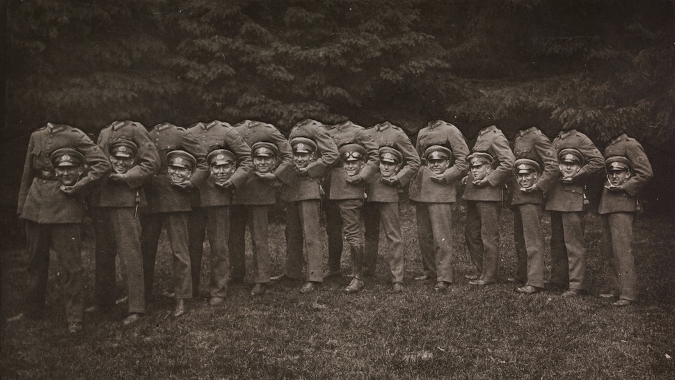 Before the Photoshop: Here Are 20 Creepy Headless Portraits From the ...