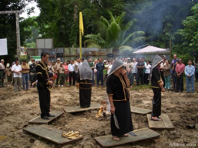 Tamparuli Sabah: Bobohizan