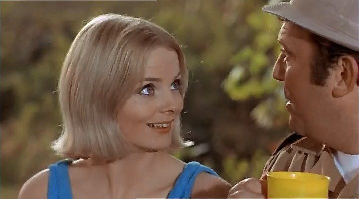 Carry On Blogging!: Whatever Happened To ... Elizabeth Knight?