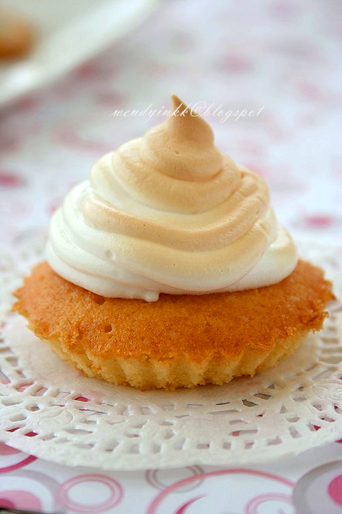 Table for 2.... or more: Cow Dung Pile @ UFO Tarts 牛屎堆 - MFF Sabah #5