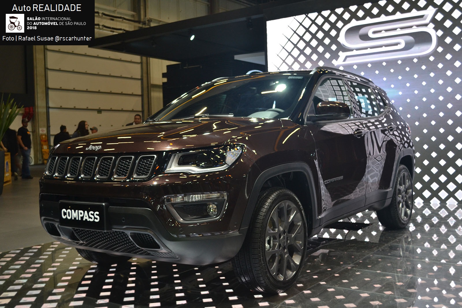 Jeep revela no Salão novos Wrangler e Cherokee, além de séries especiais