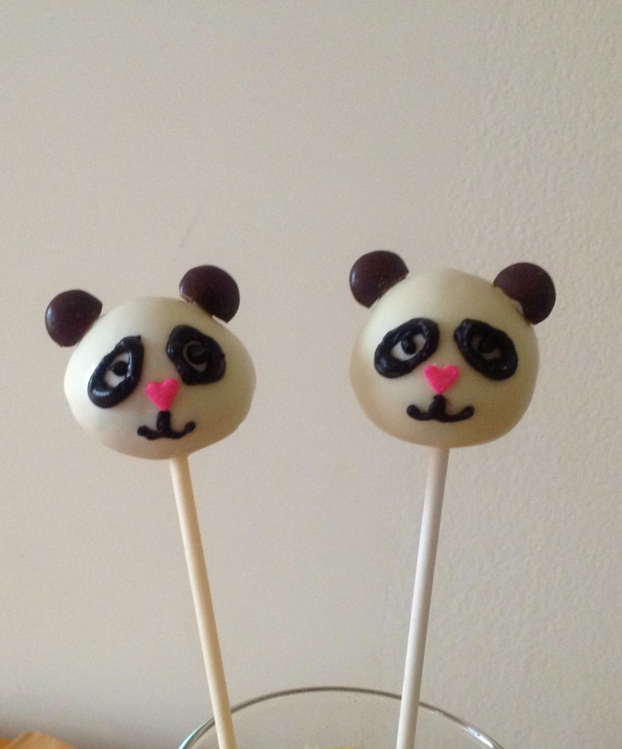 rad-s-rasoi-guest-post-panda-cake-pops