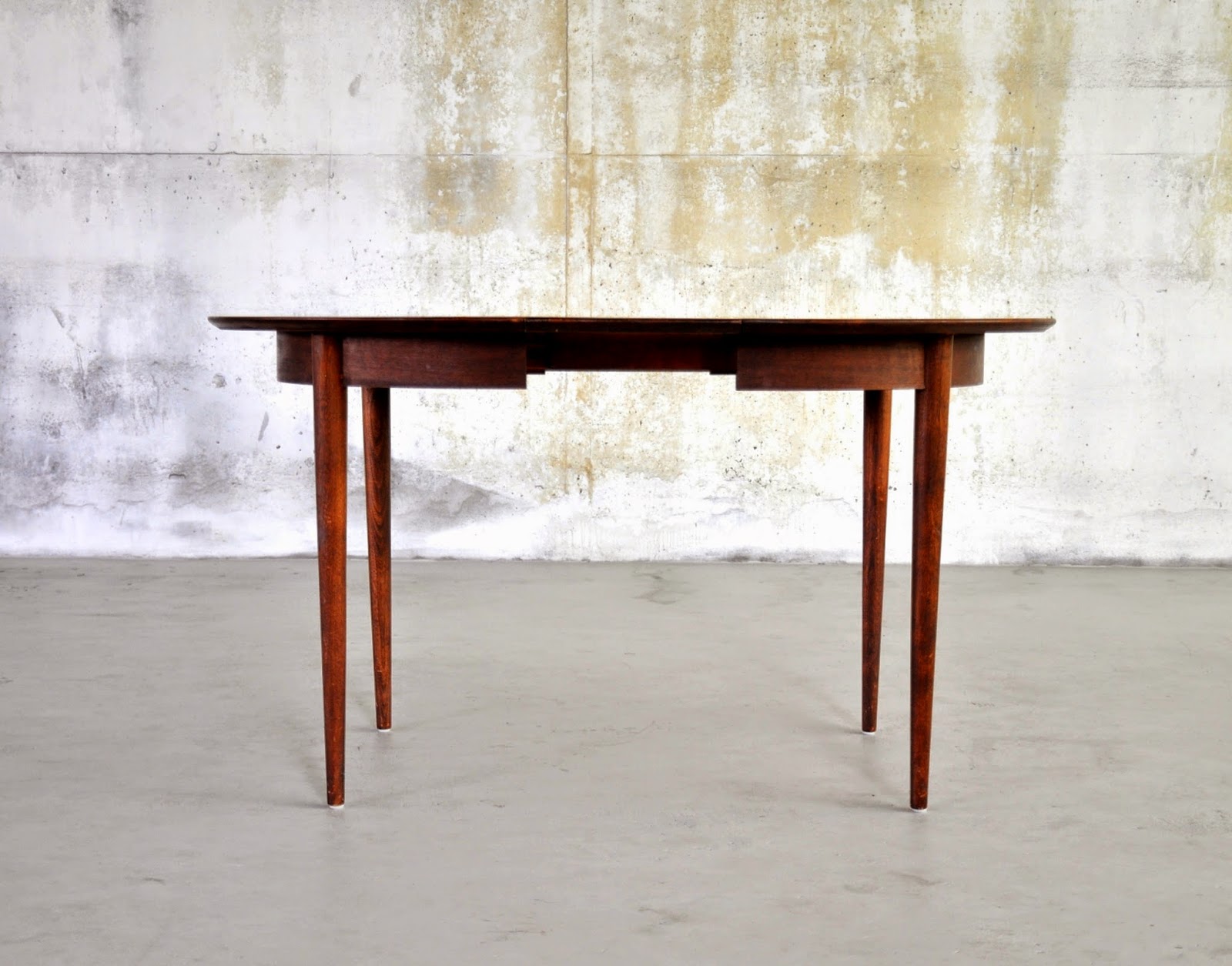 SELECT MODERN: American of Martinsville Expandable Dining Room Table