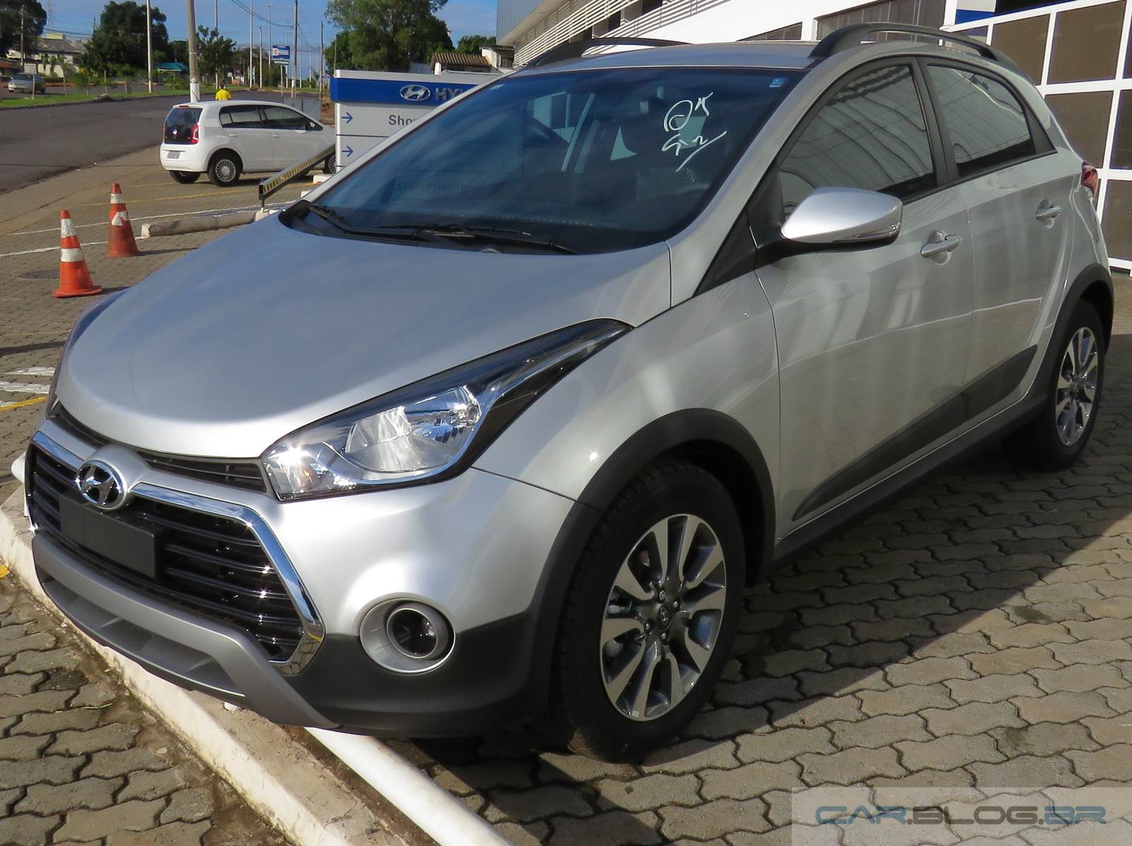 Hyundai HB20X 1.6 Automático Style 2016: detalhes - vídeo