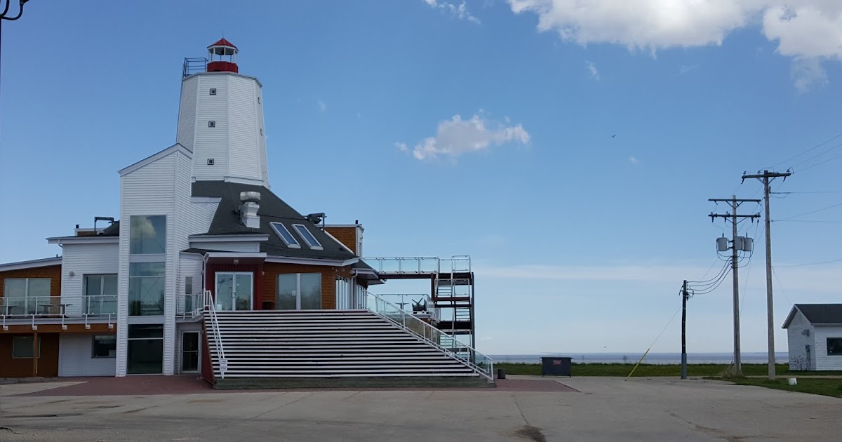 Mark and Julie's Canada Tour: Onto Gimli, location of the Crown Royal ...