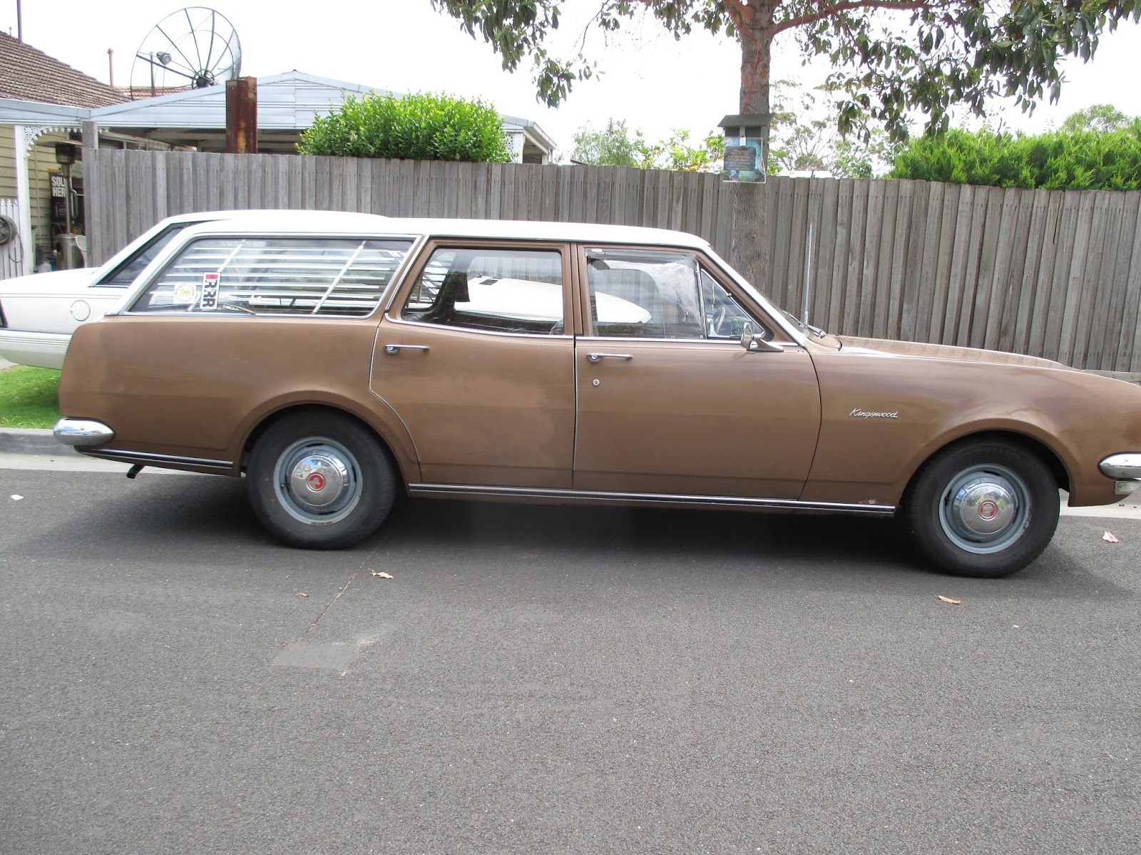Cars in the Neighbourhood: Holden Kingswood station wagon HK HG HT Time ...