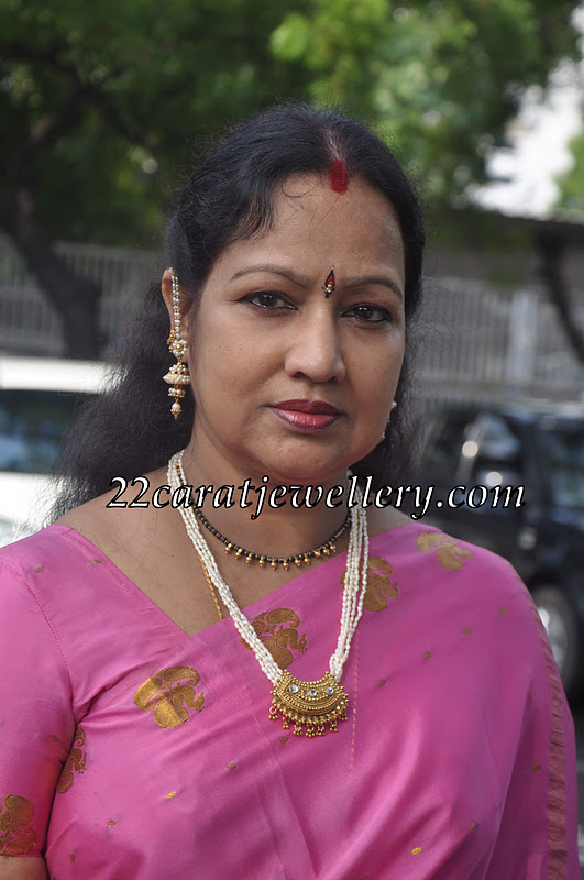 Prabha in Pearls and Black Beads Jewellery - Jewellery Designs