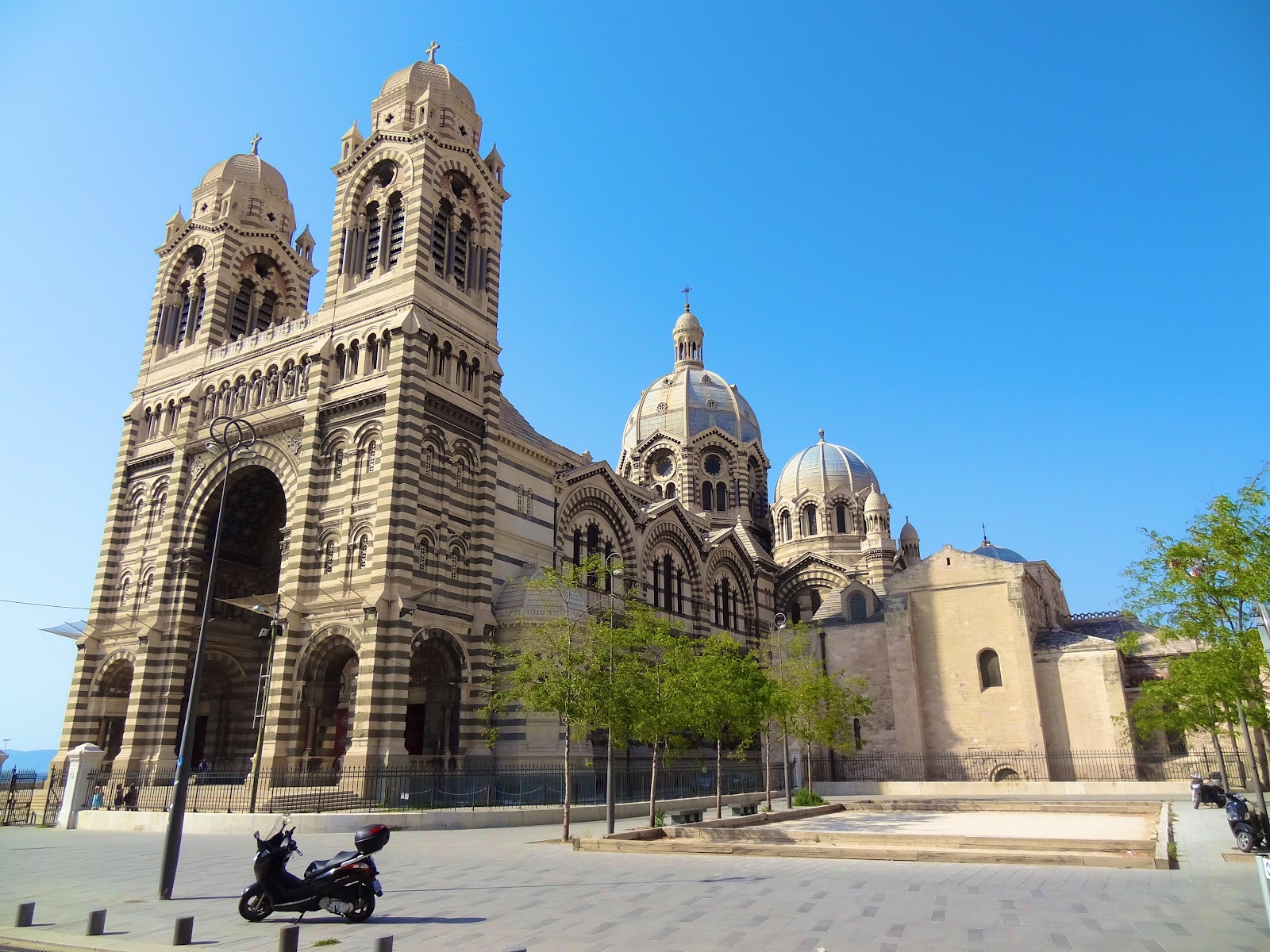 France Lyon Mission 2012-2013: Saturdays, Nothing to do today but walk.