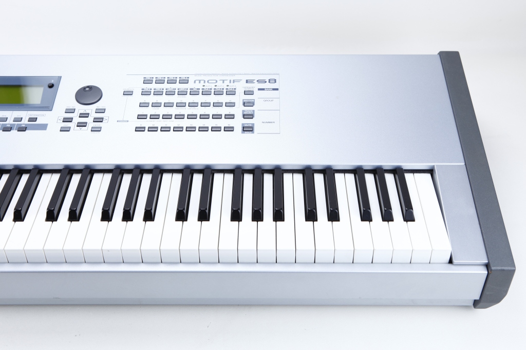 MATRIXSYNTH: Yamaha Motif ES8 keyboard