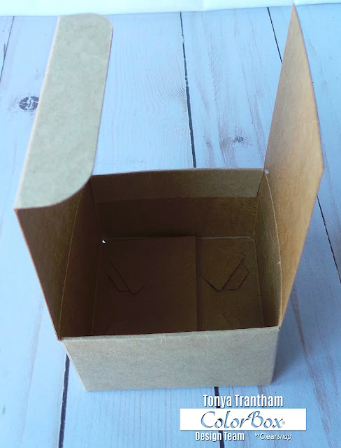 Creative Addiction to Paper: Butterfly House Gift Box