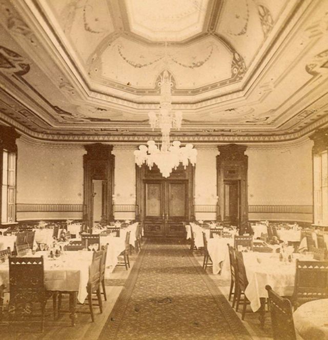 26 Amazing Photos That Show Dining Halls of American Hotels in the ...