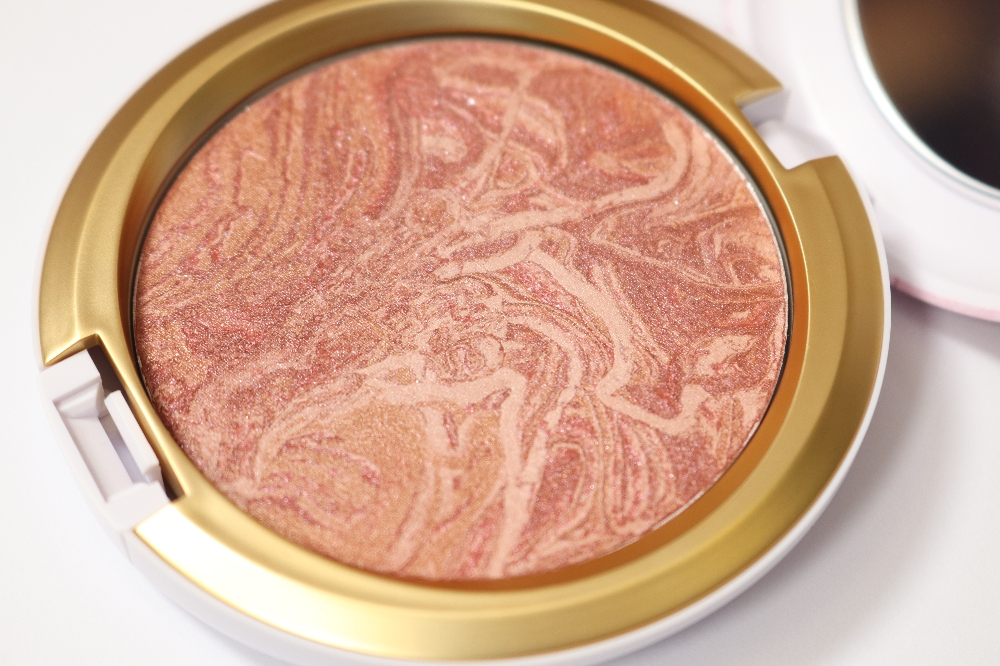 MacKarrie Beauty Style Blog: MAC Electric Wonder Iridescent Powder