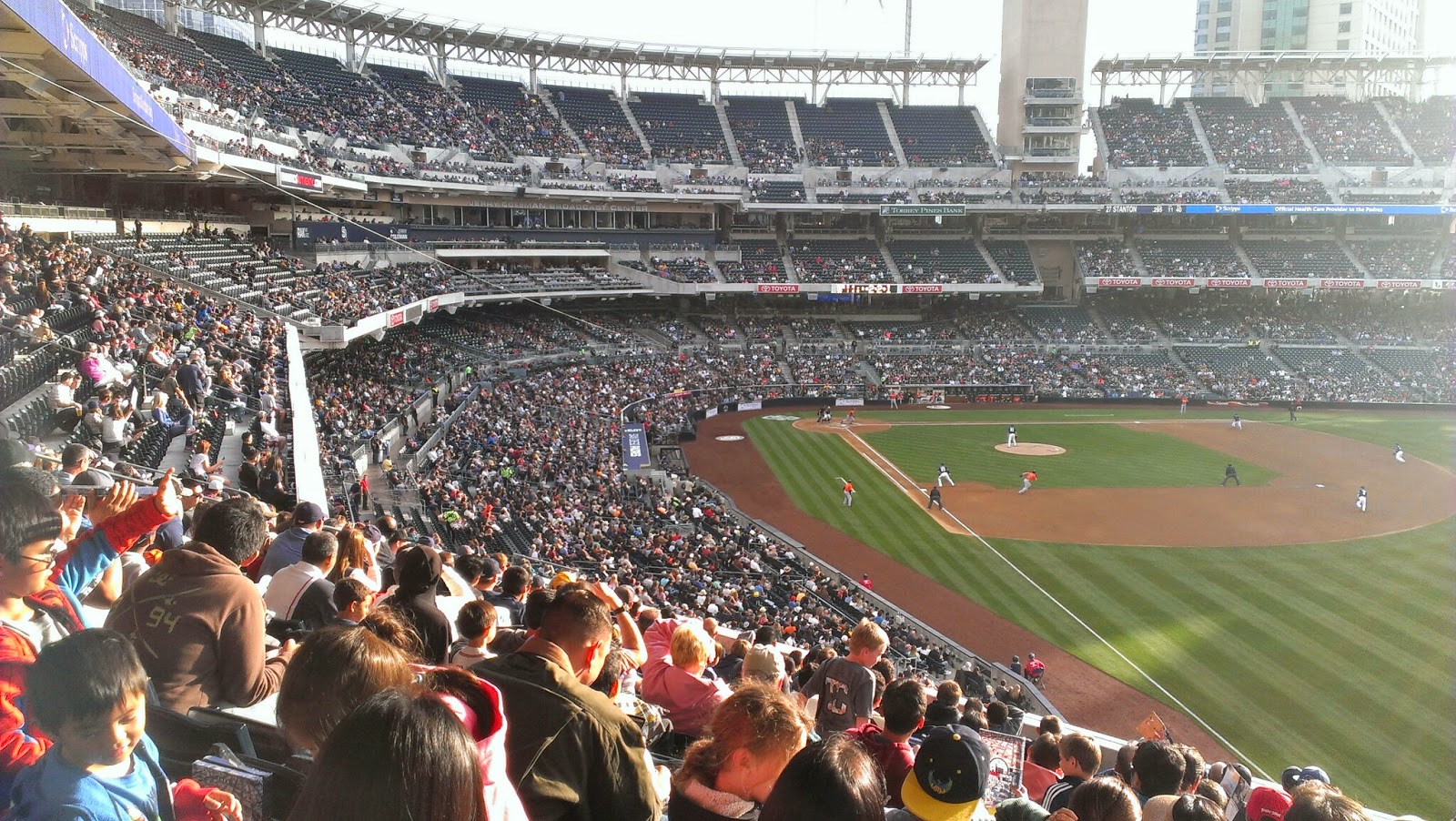 Watching a Real MLB Baseball Game | Phil's America Exchange Year