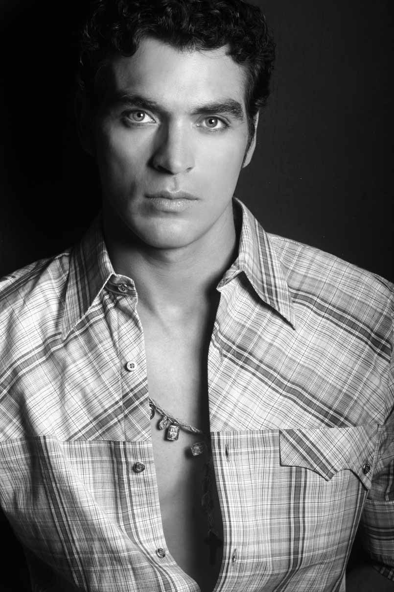 .: ACTOR: TIBERIO CRUZ