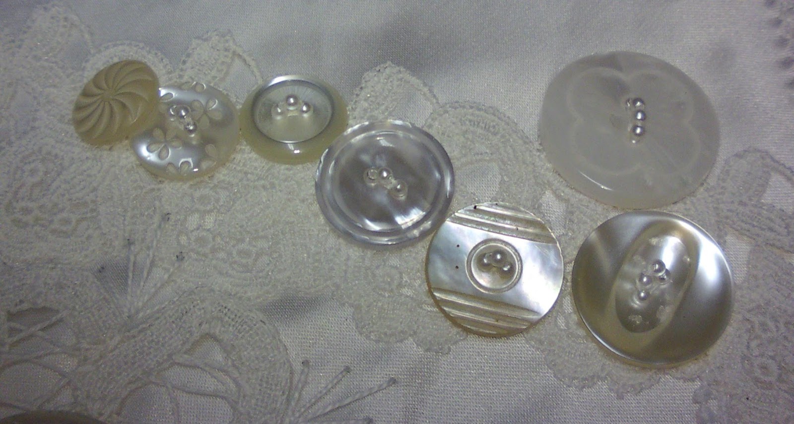 Shawkl Designs: Making Button Clusters - Tutorial