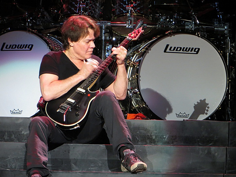 WHAT A TEMPER!: VAN HALEN CONQUERS LOS ANGELES