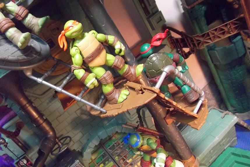 HGG的幻想: Nickelodeon TMNT 2012 - Secret Sewer Lair Playset
